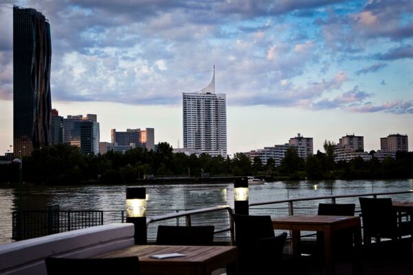 The View - Restaurant/Café/Bar - Mondial Location Finder